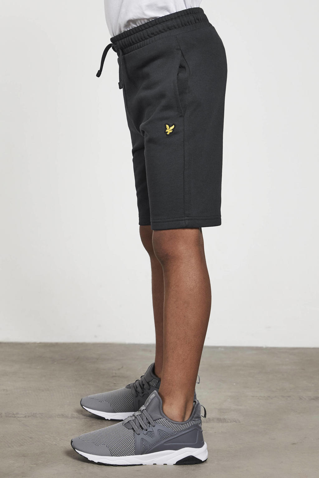 Lyle & Scott regular fit sweatshort zwart | wehkamp