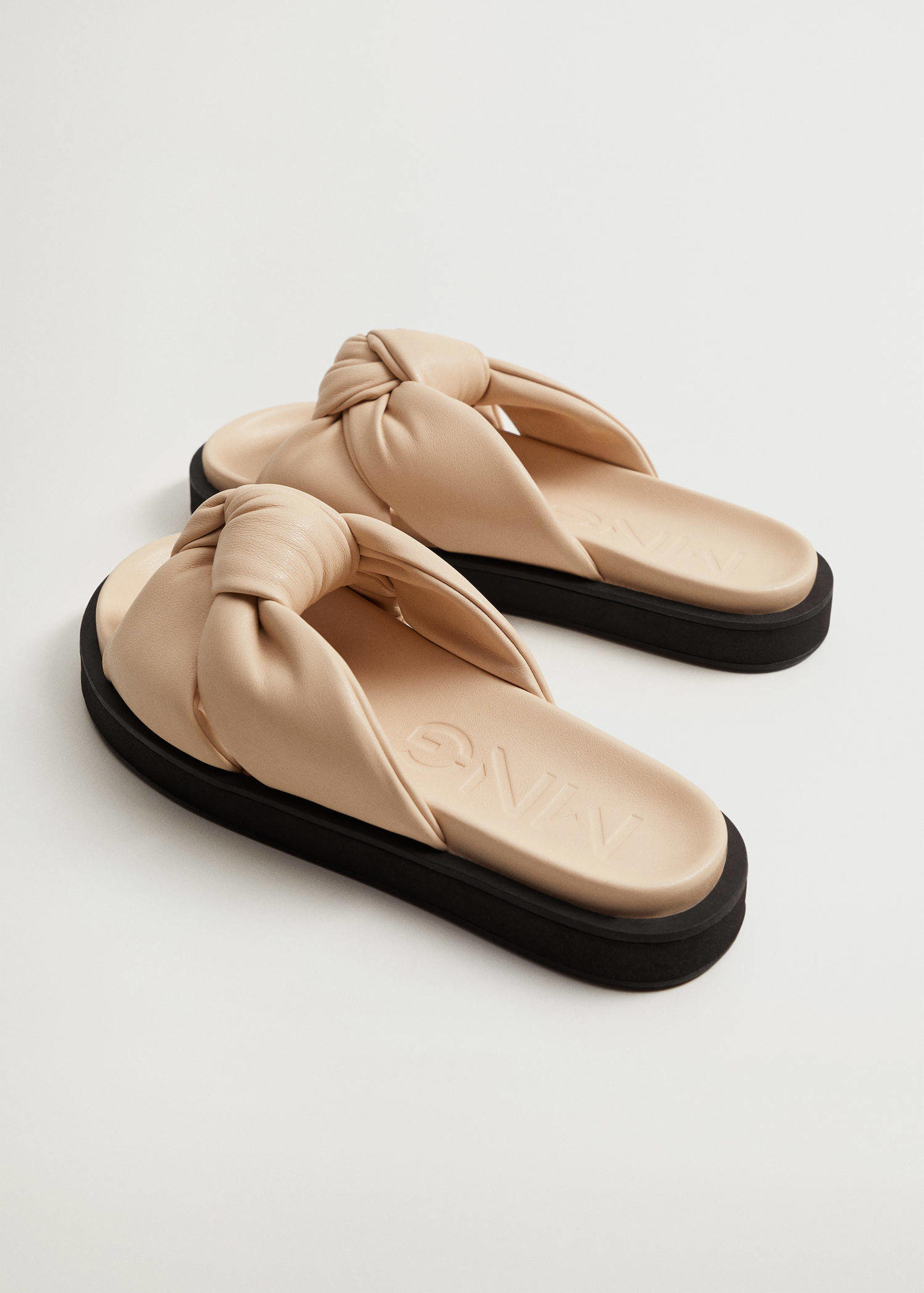 Mango slippers lichtbeige kopen? | Morgen in huis | wehkamp