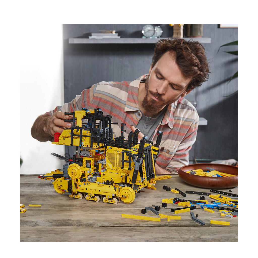 LEGO Technic Cat D11T Bulldozer 42131 | wehkamp