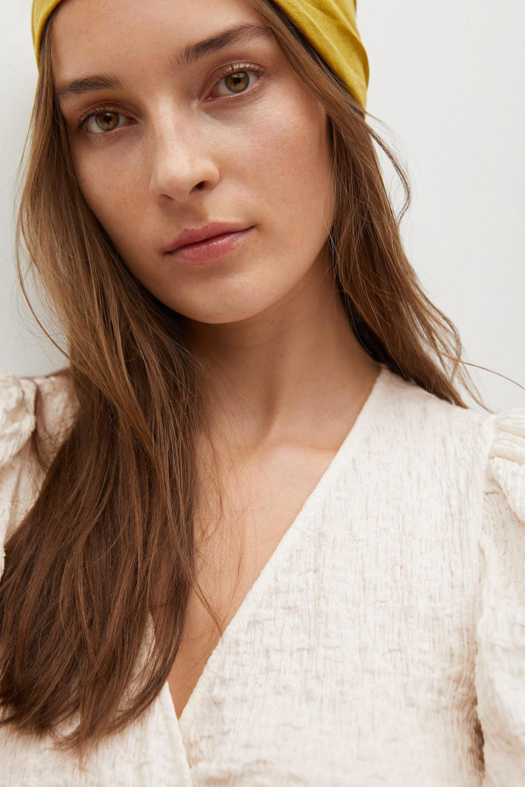 Mango crop top met ruches lichtbeige | wehkamp