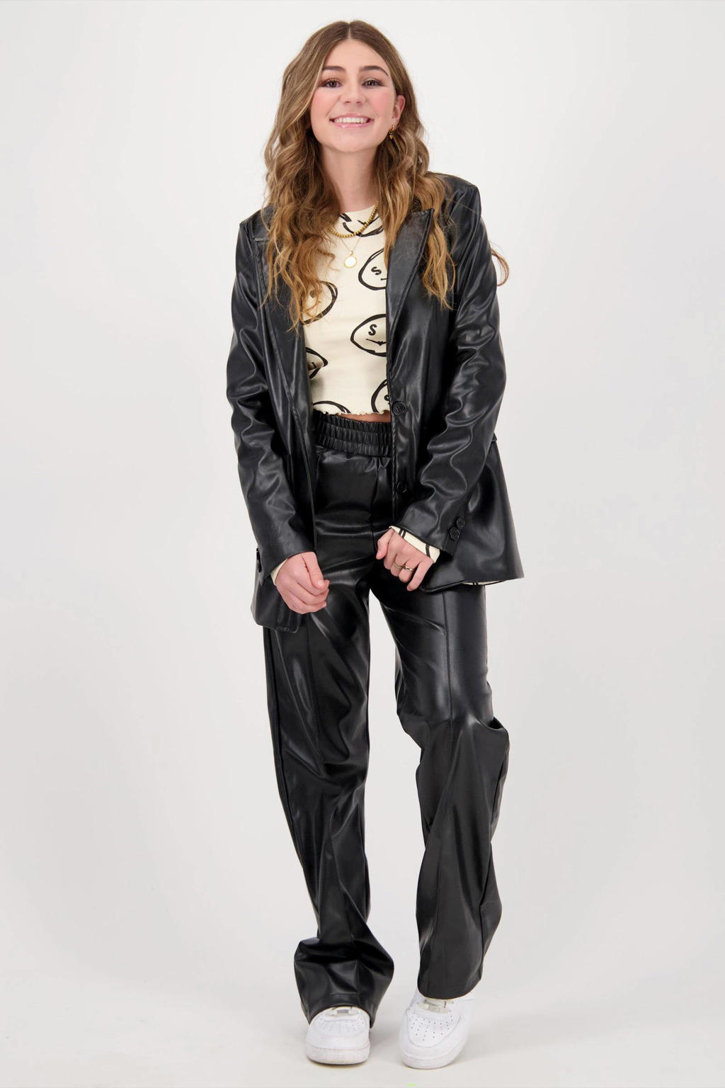 Vingino x Senna Bellod longsleeve Mayte met all over print beige/zwart ...