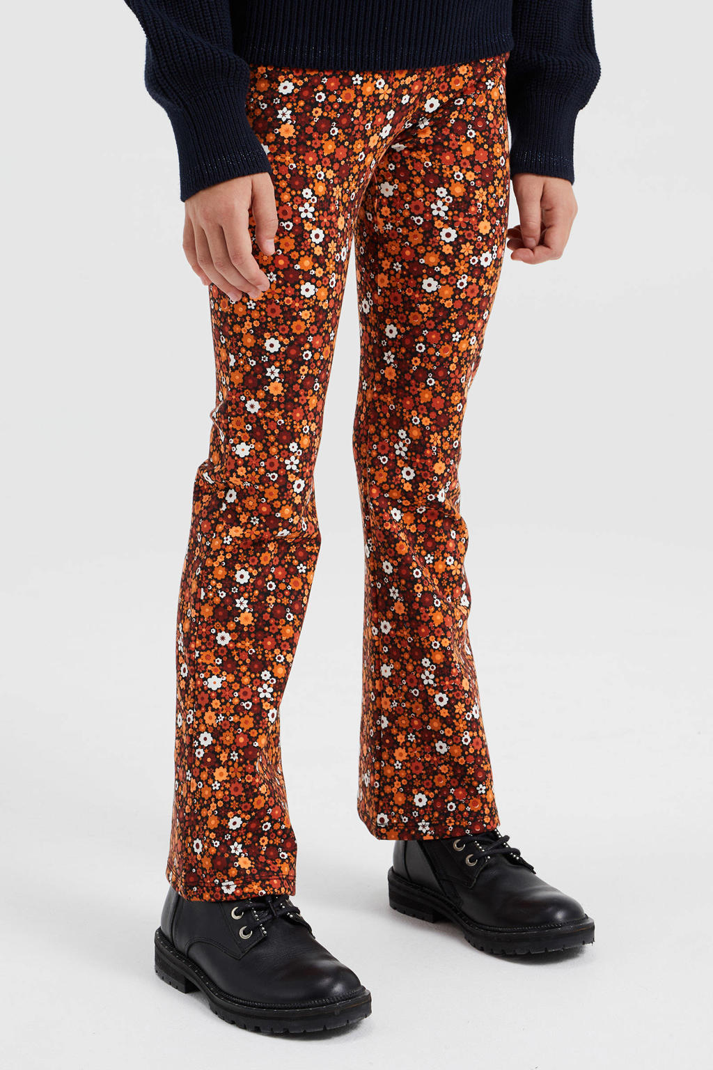 WE Fashion flared broek met bloemenprint bruin/oranje/wit | wehkamp
