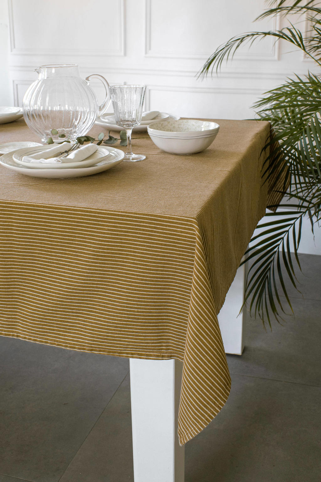 Laura Ashley Wild Clematis tafelkleed (140x240 cm) (dubbelzijdig) | wehkamp