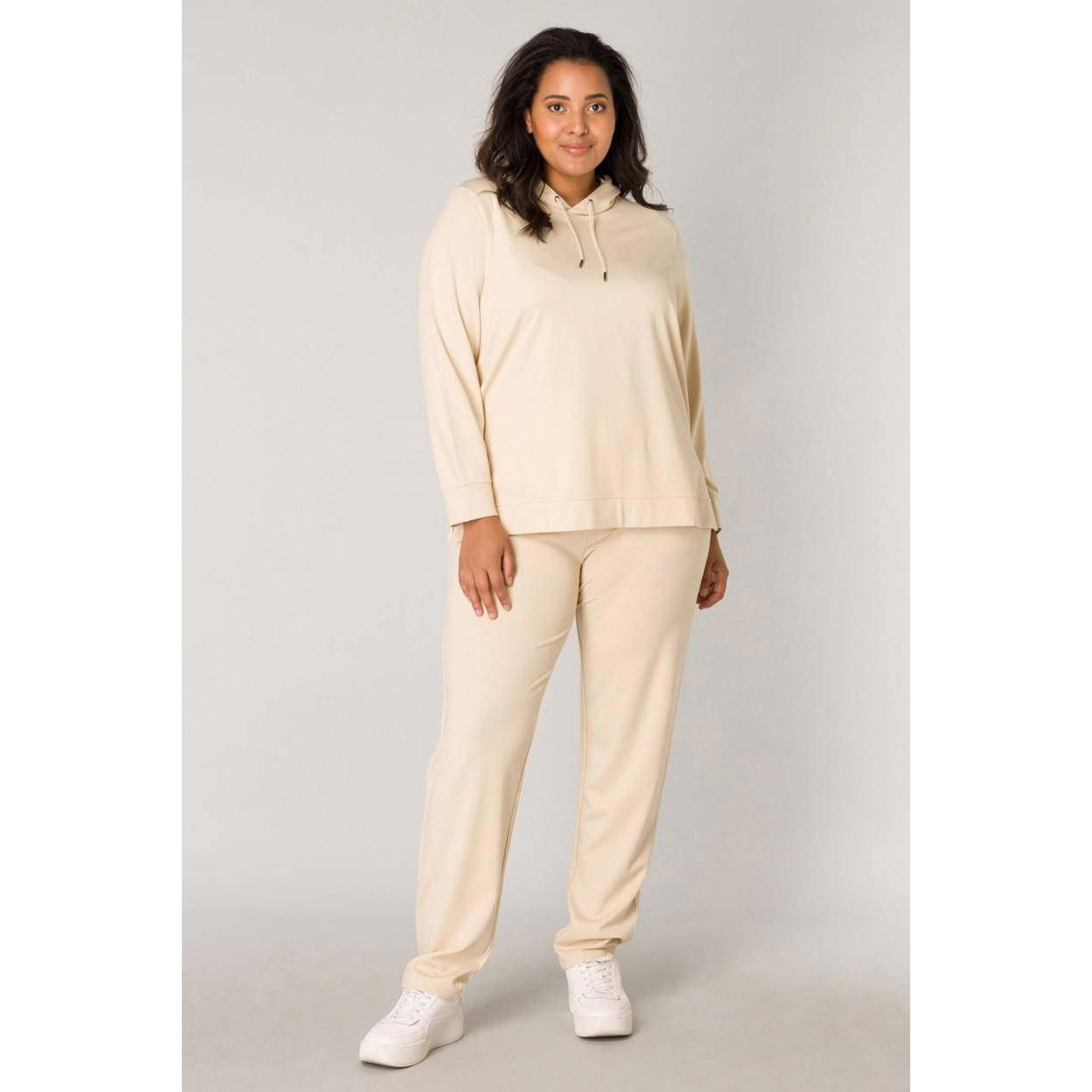 Base Level Curvy sweater Yalisa light beige | wehkamp