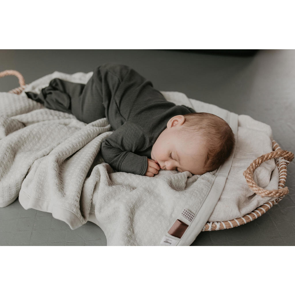 Snoozebaby new born cocoon incl hat | wehkamp