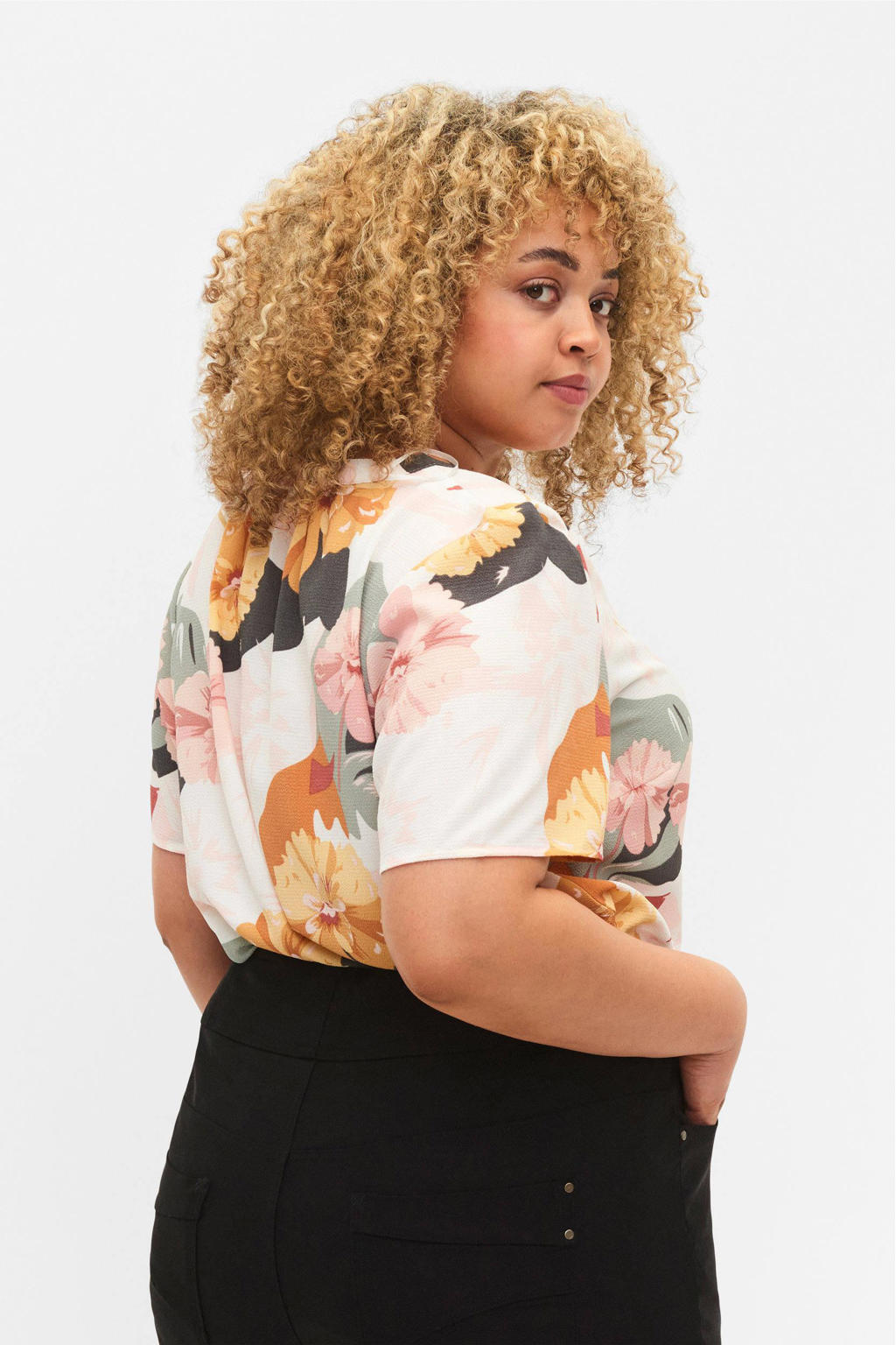 Zizzi top CAANNI met all over print cru/geel/grijs/roze | wehkamp