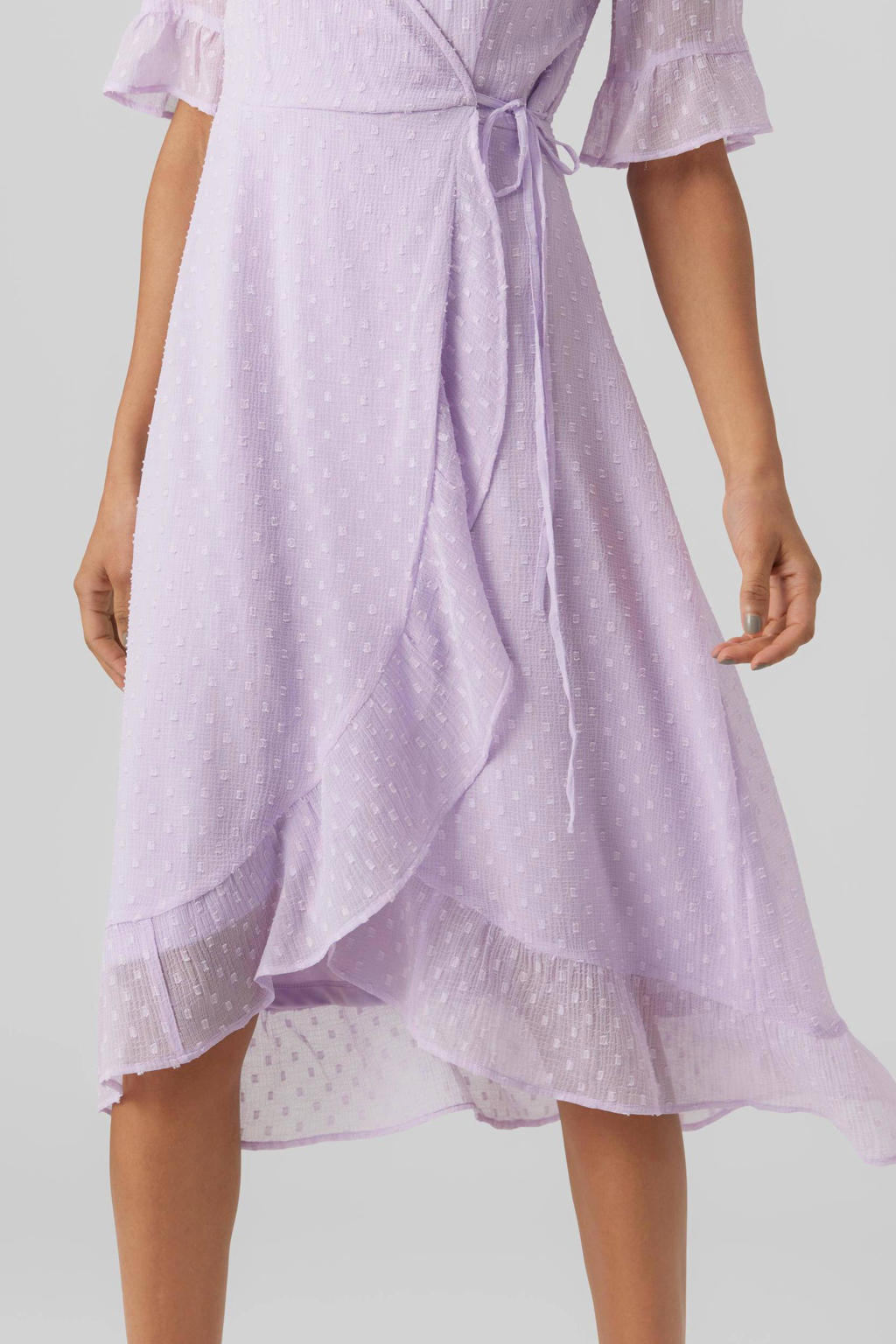 VERO MODA semi-transparante wikkeljurk VMLOVA met stippen en ruches ...