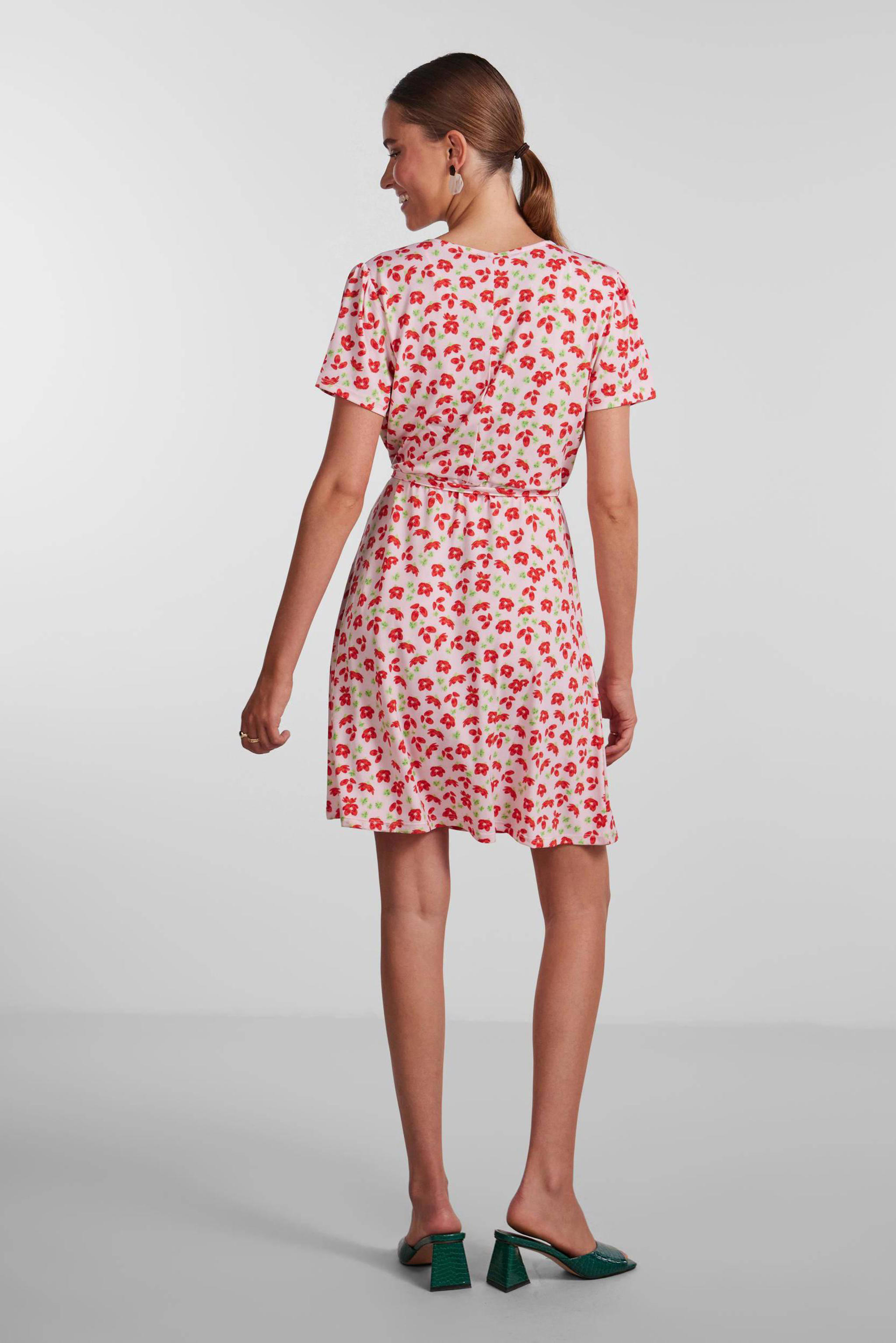 PIECES overslagjurk PCEMANUELLE met all over print ecru/rood/groen ...