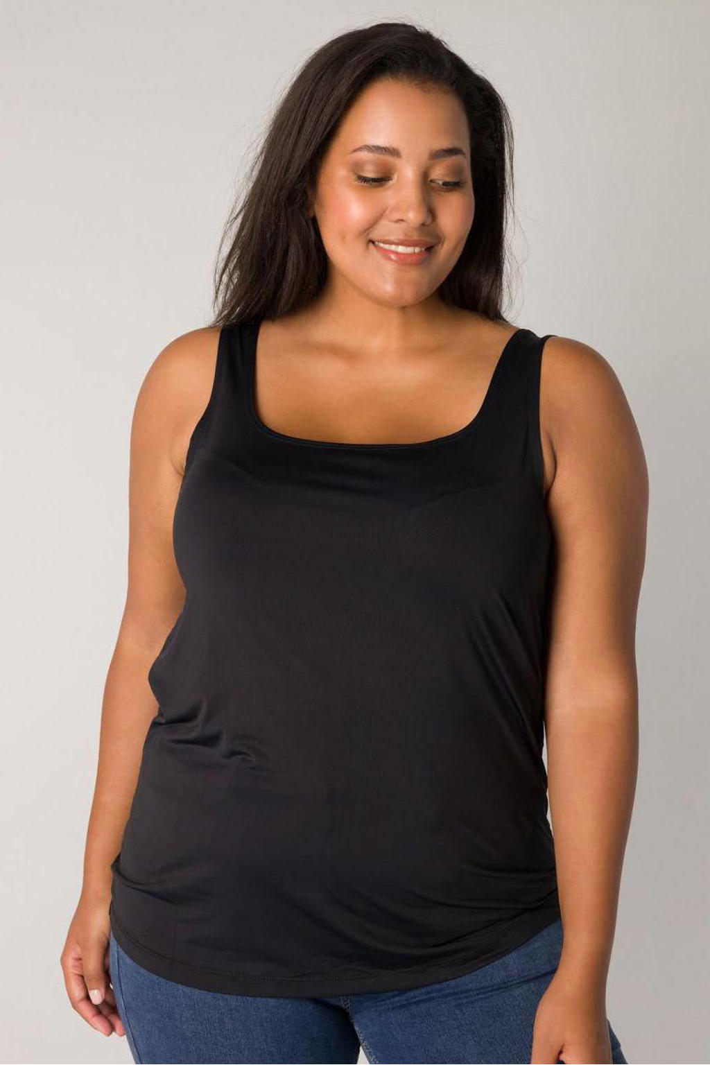 Base Level Curvy singlet Yanne zwart | wehkamp