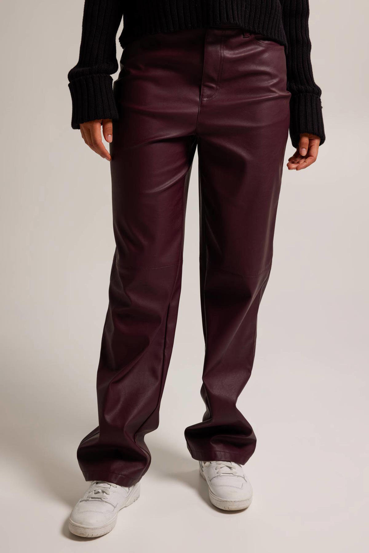 America Today imitatieleren straight fit broek bordeaux | wehkamp