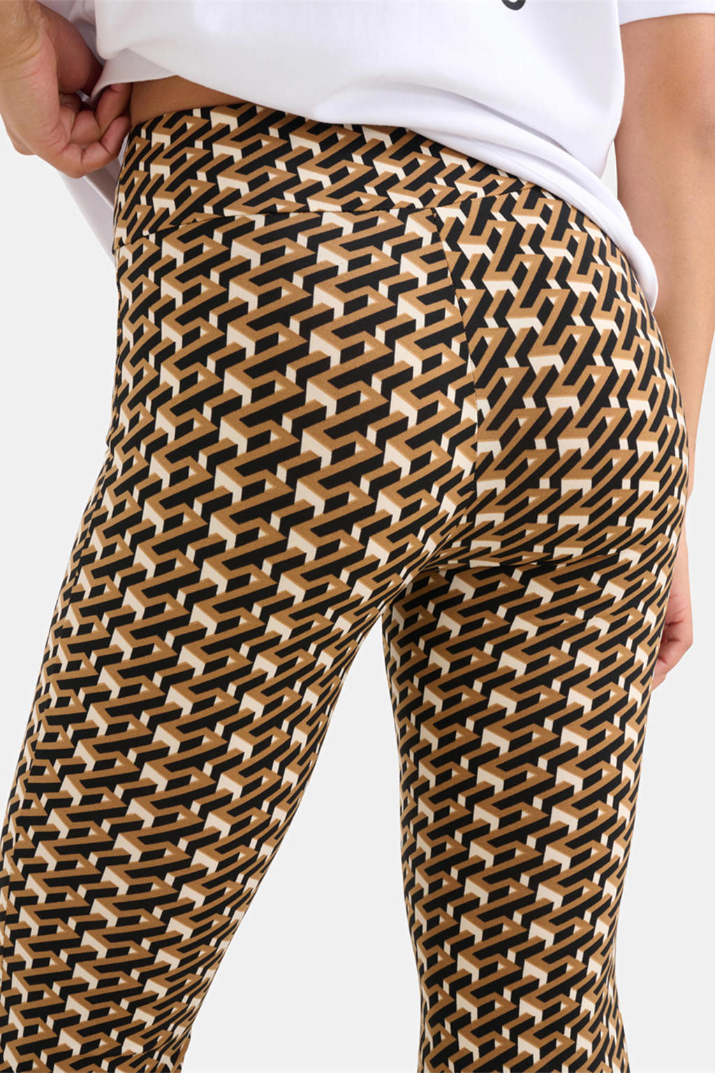 Shoeby high waist flared broek met grafische print bruin/zwart | wehkamp