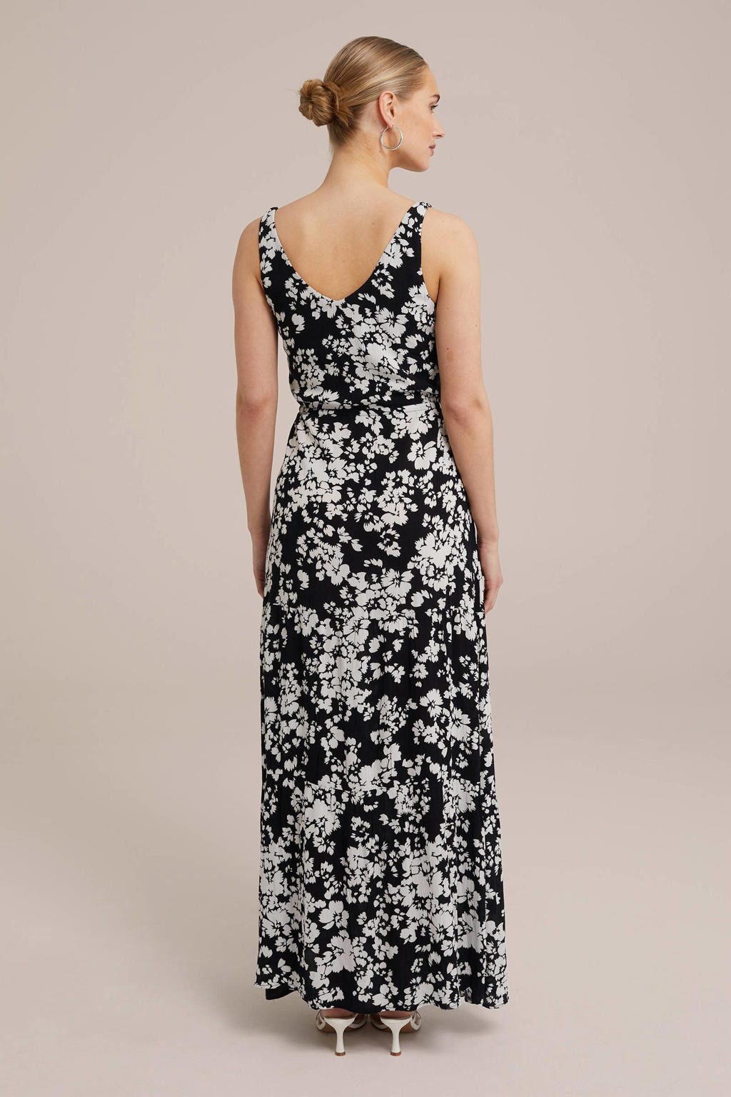 WE Fashion maxi jurk met all over print en volant met open rug zwart ...