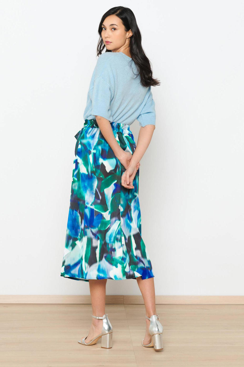 LOLALIZA satijnen rok met all over print en ceintuur blauw/groen | wehkamp