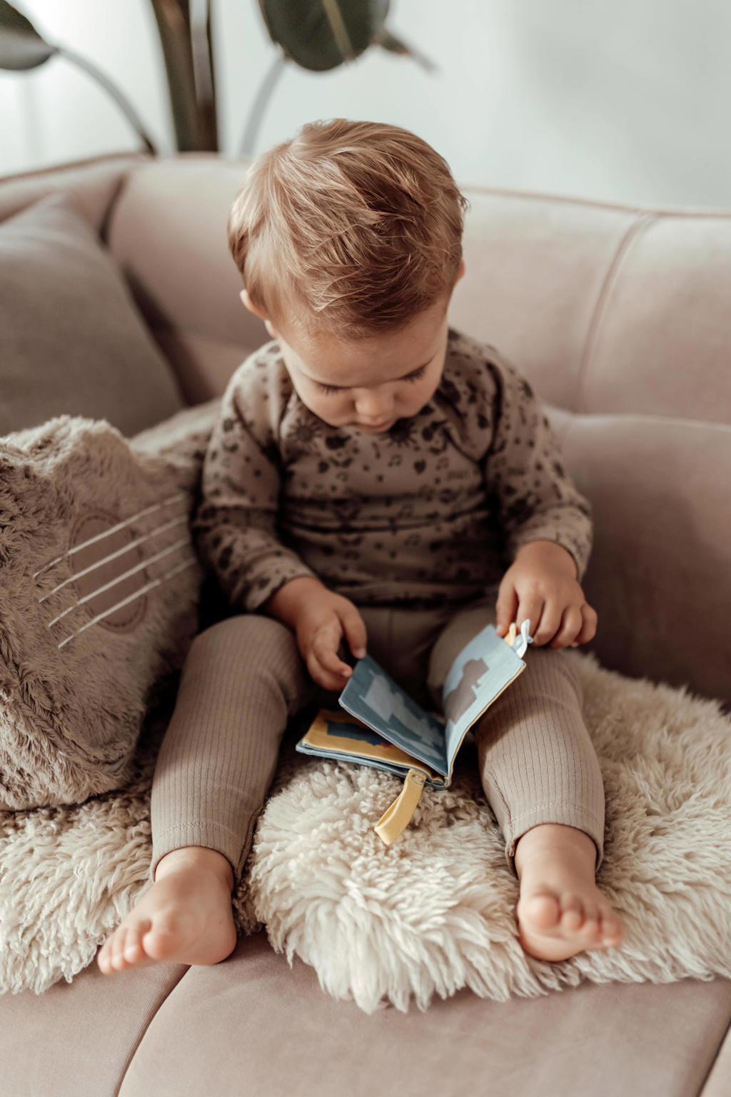 Snoozebaby baby knisperboekje geel | wehkamp