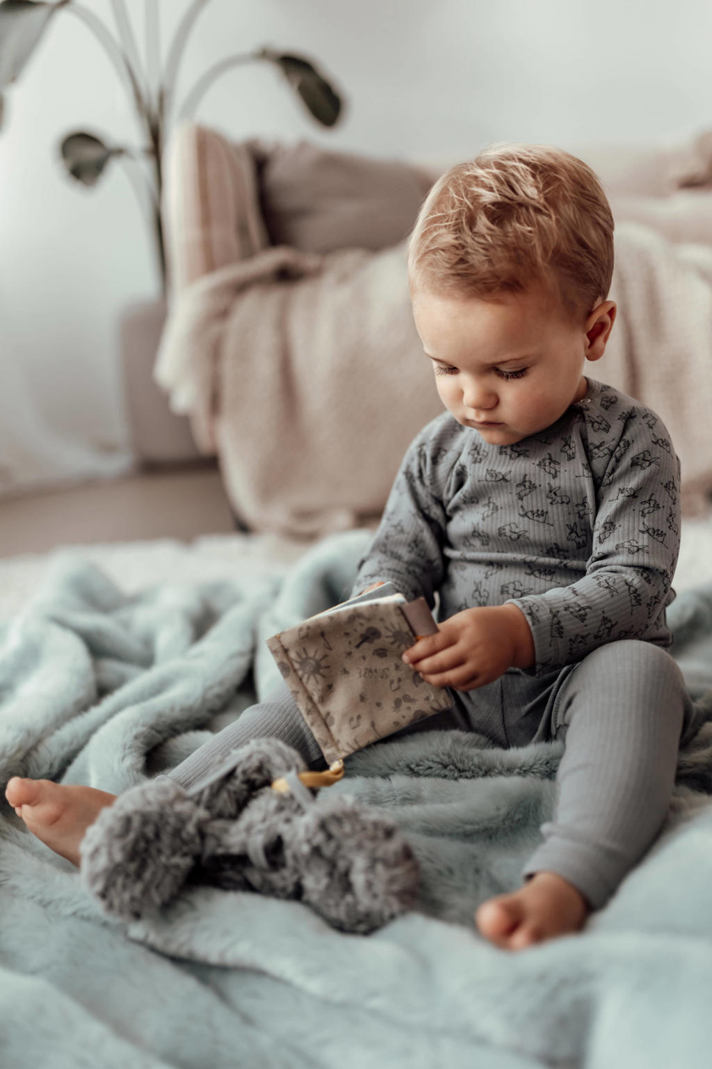Snoozebaby baby knisperboekje geel | wehkamp