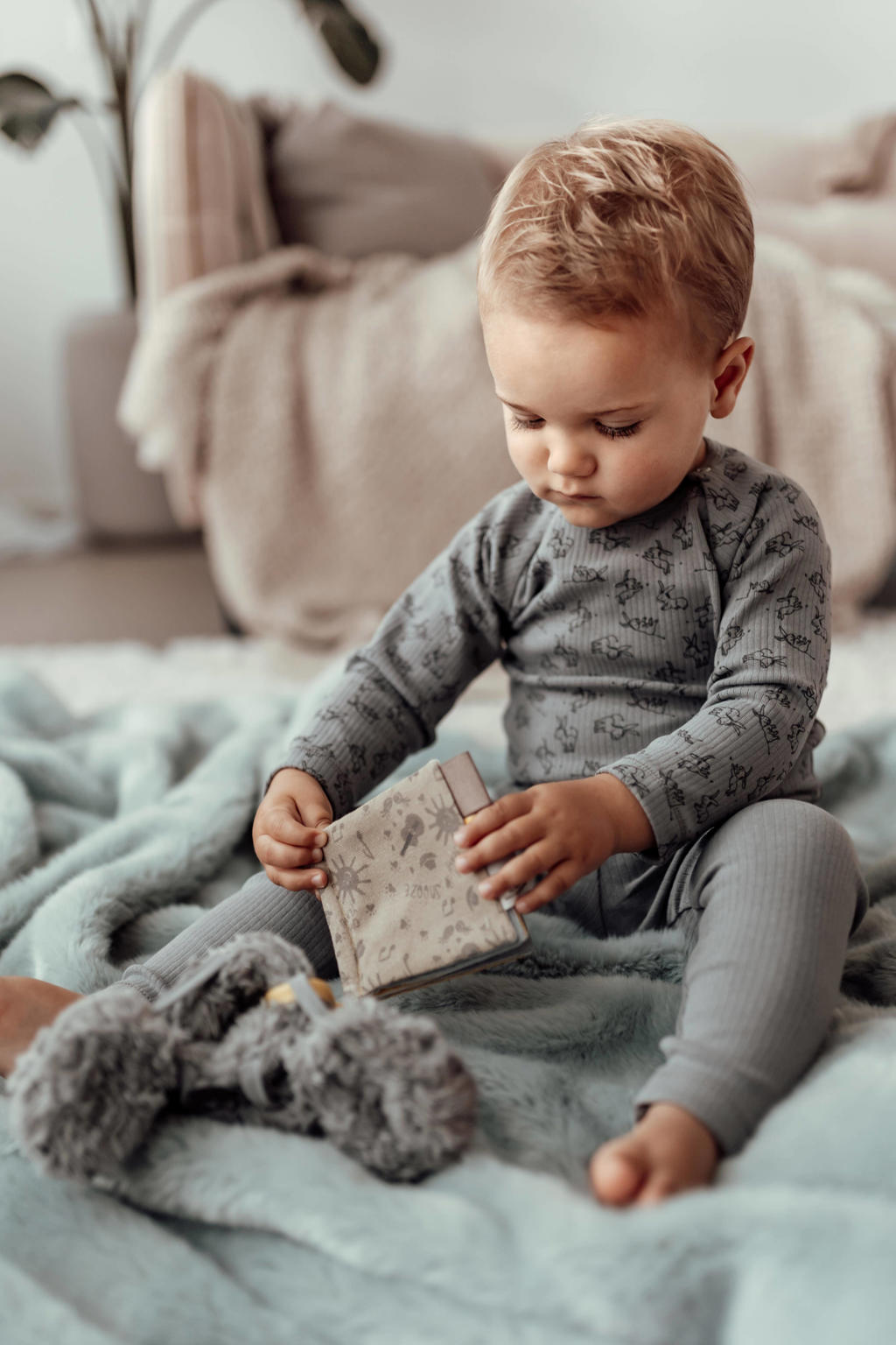 Snoozebaby baby knisperboekje geel | wehkamp