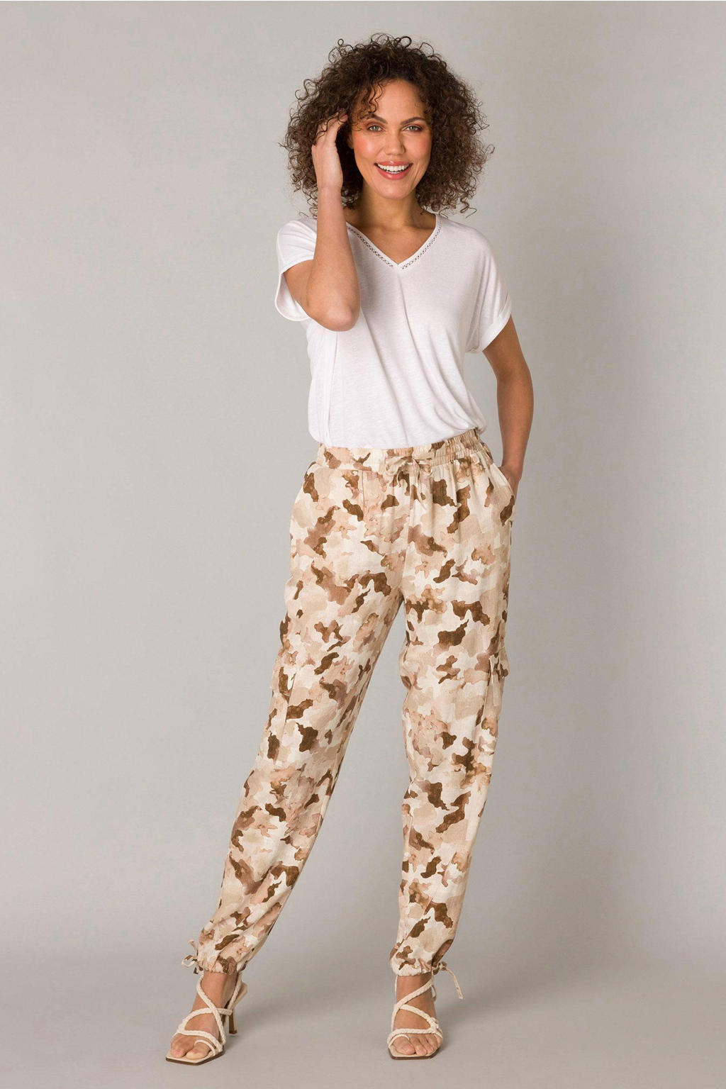 Yest loose fit cargobroek met all over print zand/bruin | wehkamp