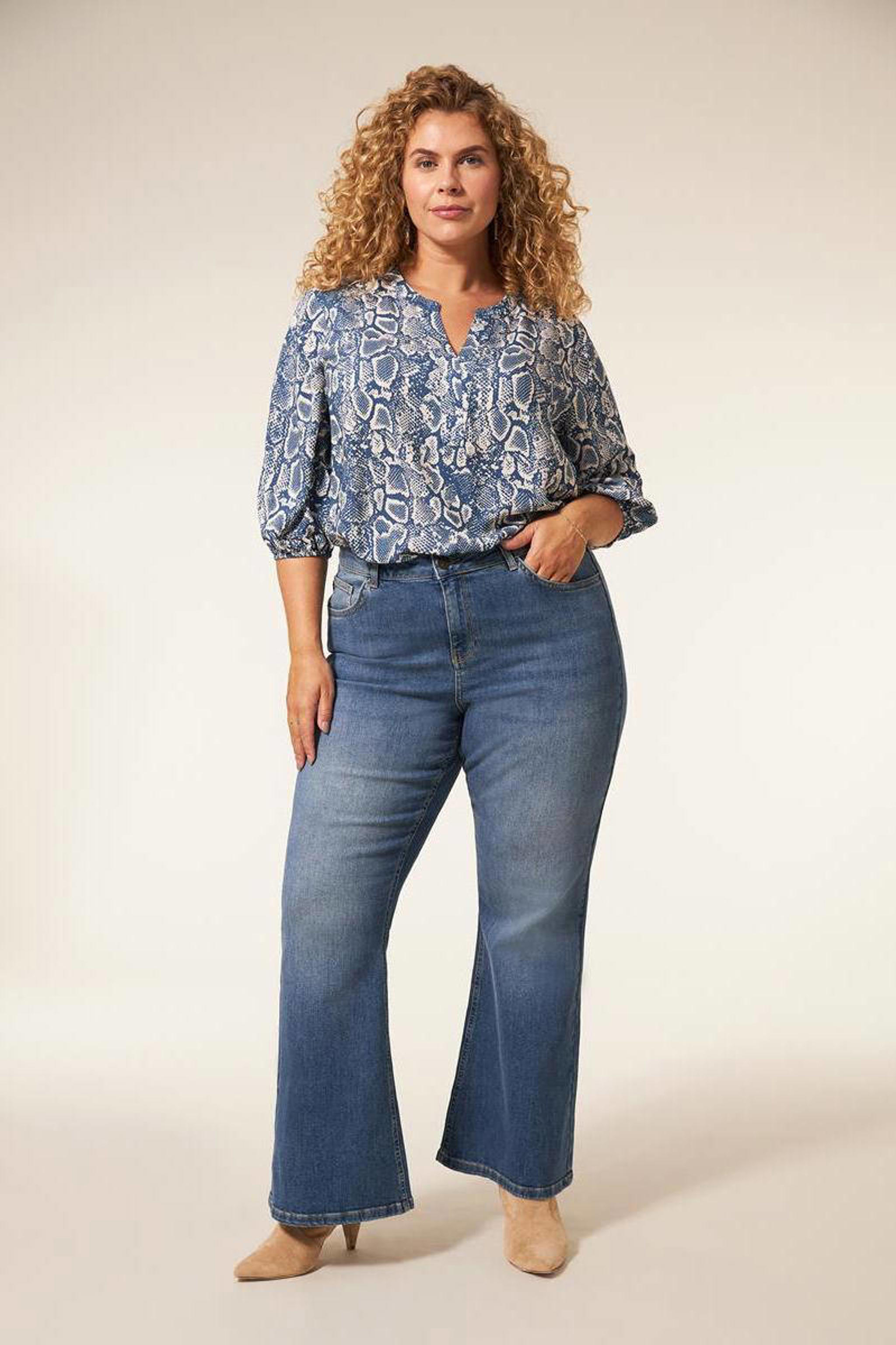 Miss Etam Plus flared jeans Jackie medium blue denim | wehkamp