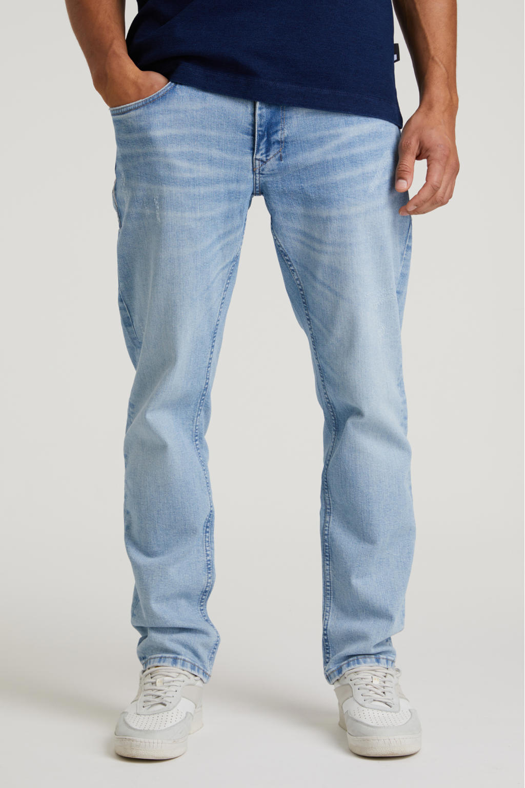 CHASIN' Iron Craw regular fit jeans bleached denim | wehkamp