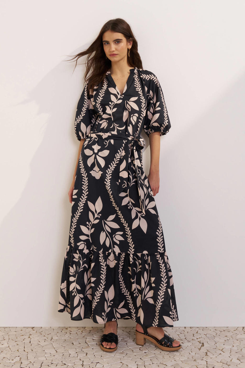 Ruby maxi jurk met all over print zwart/beige | wehkamp